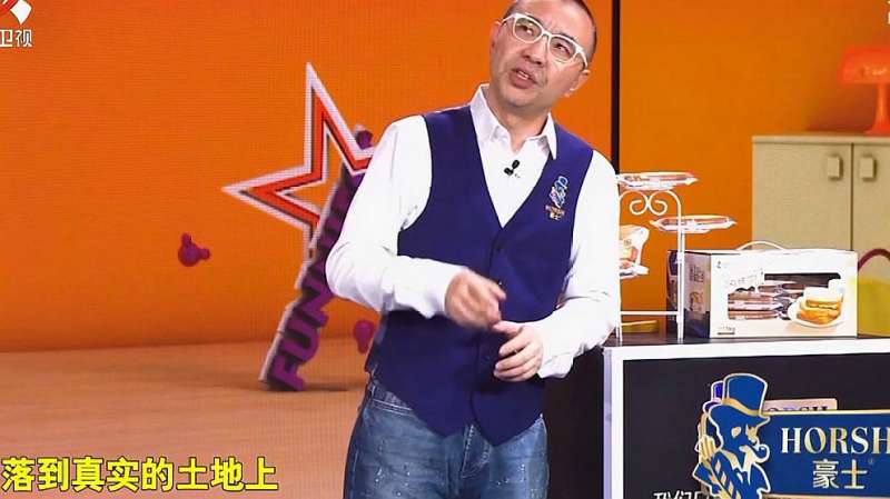 家庭幽默录像:邻居之间传递信件,这么近的距离,居然需要数天!