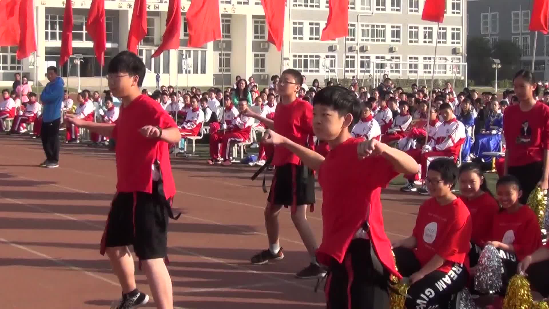 胡天岳---北京二中通州校区2017年秋季运动会开幕式初二五班入场式