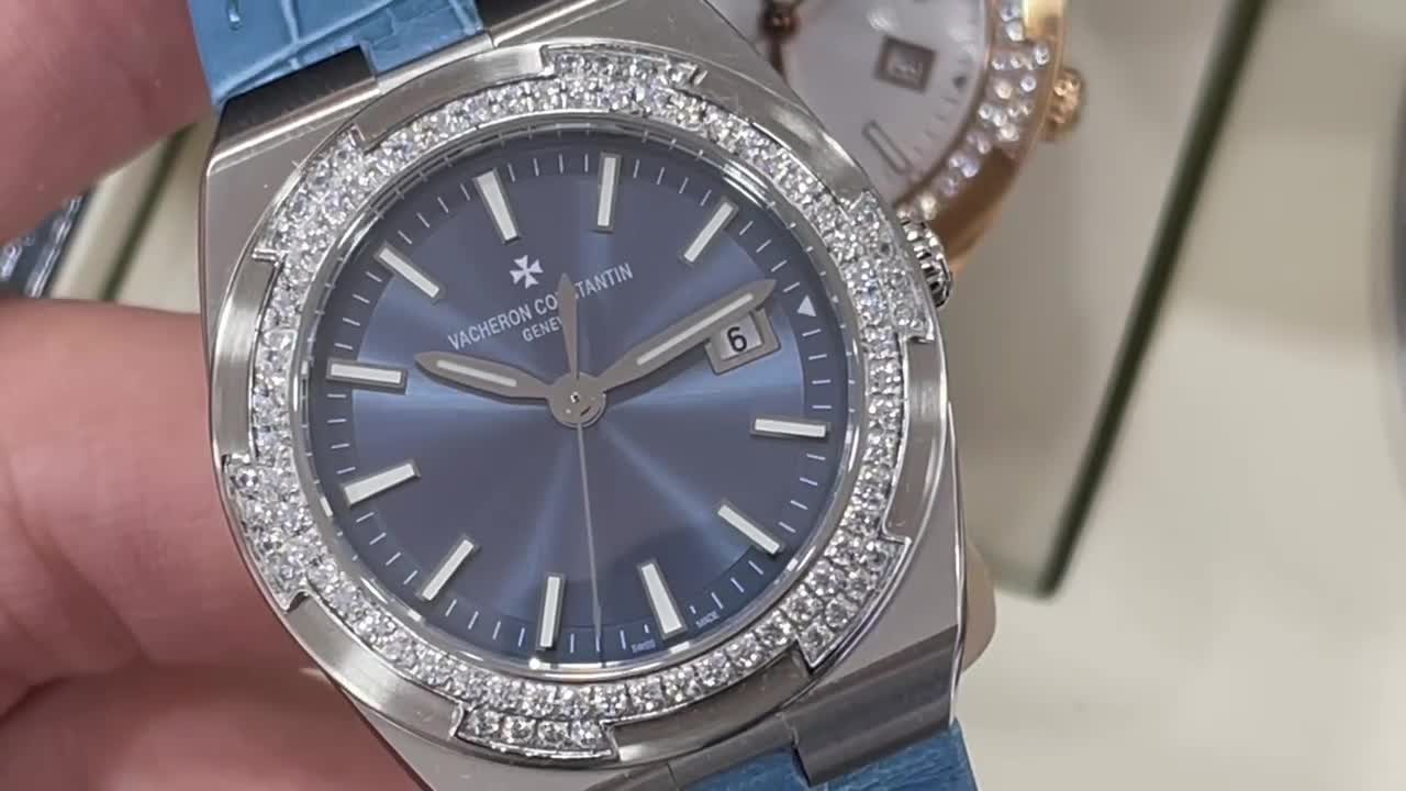 一般来说,只有三个地方可以使手表进水,表冠,表镜和后盖。防水装置也...