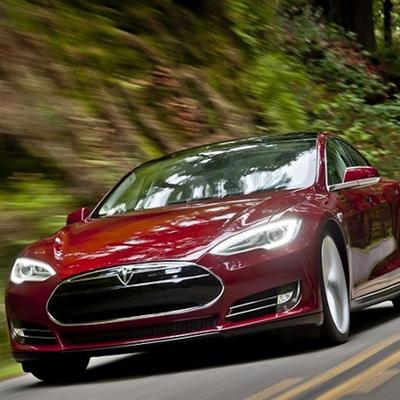 #新车情报局#【极端情况可能驾驶失控?近3万台特斯拉将被召回】...