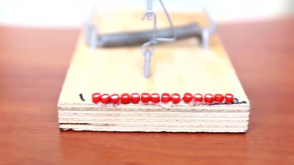 技术宅 手工帝 创意 DIY:如何利用捕鼠器制作一个报警器