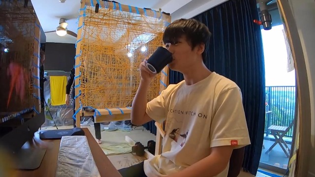 小伙用橡皮筋做成屏障,可以反弹伤害,有了它你就能称霸小区