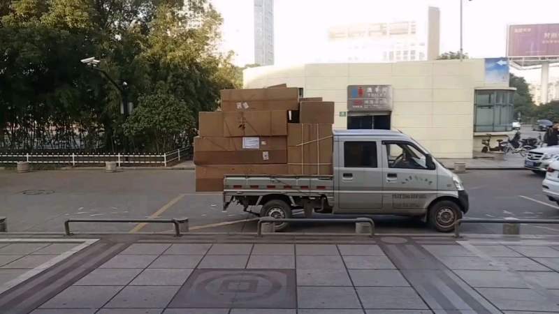 小货车拉货赚钱吗?这么的辛苦