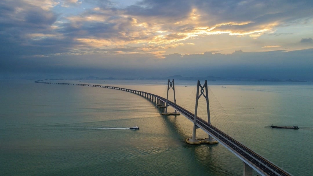 港珠澳大桥开通一周年,车辆为何寥寥无几?车主说出几个原因