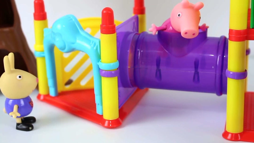 小猪佩奇滑滑梯玩具模型