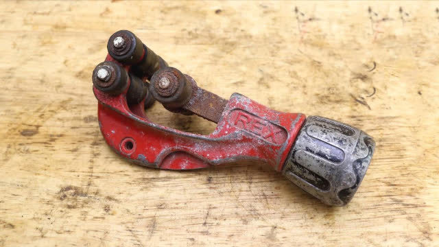 7块钱淘到破旧的切管器,带回家将其翻新,这下赚大发了