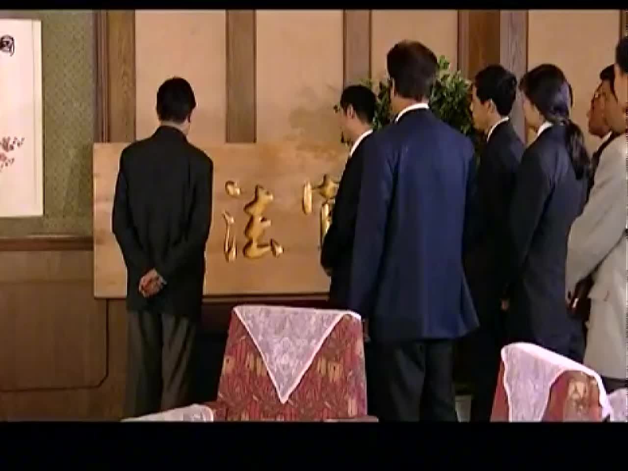 法官:领导正夸赞法院,法院门口被民工围堵,竟因判决不公