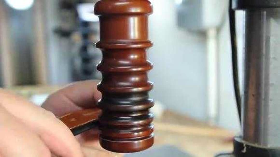 看过许多制作皮带的视频,但是这条皮带真的值得学习制作