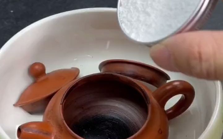 家里茶杯茶壶长期使用后,各种茶垢很难清理,还影响健康,赶紧试试这款...