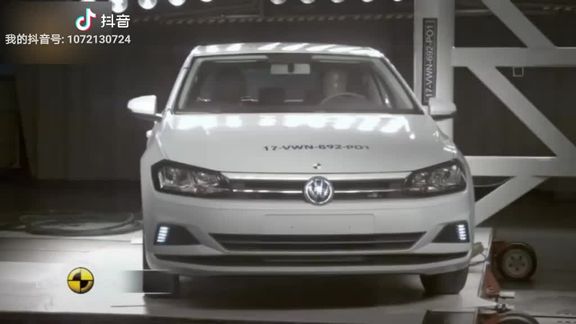 大众polo碰撞测试-6