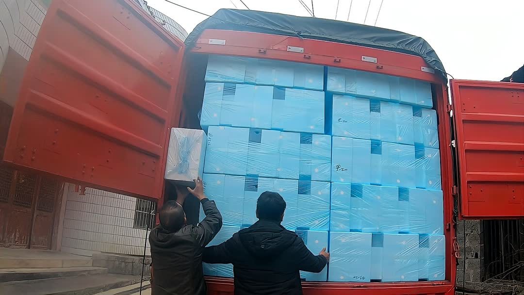 5000块订购一车泡沫箱,1车装1000多个,厂家安排送乡镇