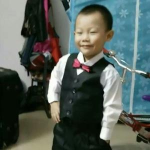 花幕男延安 