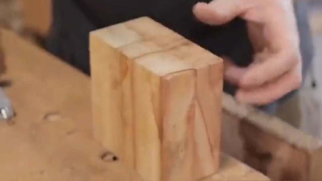 打造一个简易木工刨,外观竟然和我们完全不同