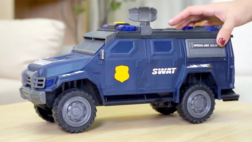 儿童玩具车开箱试玩,带雷达的特警车,益智工程汽车模型