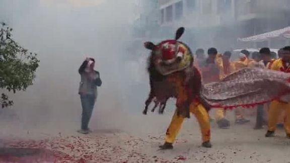 广西年轻的舞狮队现场表演,真棒!