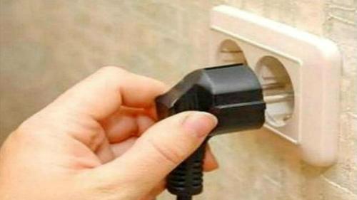 抄电表员:家里4件电器用完记得拔插头,不然每月电费翻倍,重要