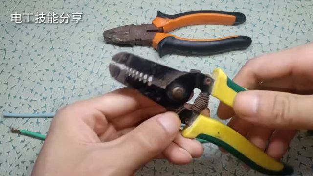 这才是软线和硬线的正确接法,学会这个接线方法,既安全又耐用