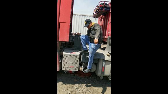 新型平台带你不一样的感受 移动上门换油服务 请关注叮当到谢谢!