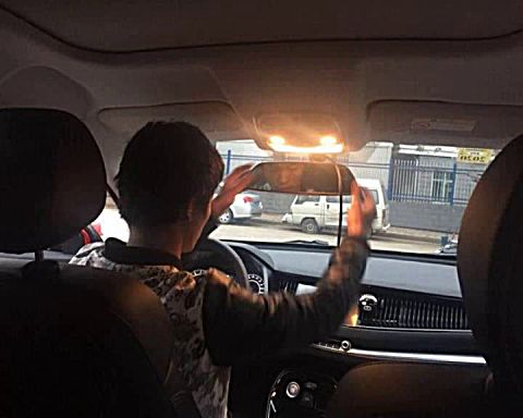 哈弗H2s行车记录仪安装作业,车主整个过程半小时不到