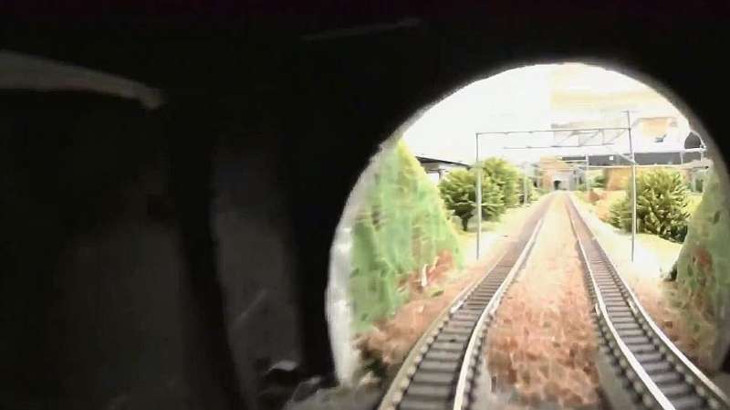 第一视角感受火车模型世界,体验感很真实,好像坐上了回家的列车