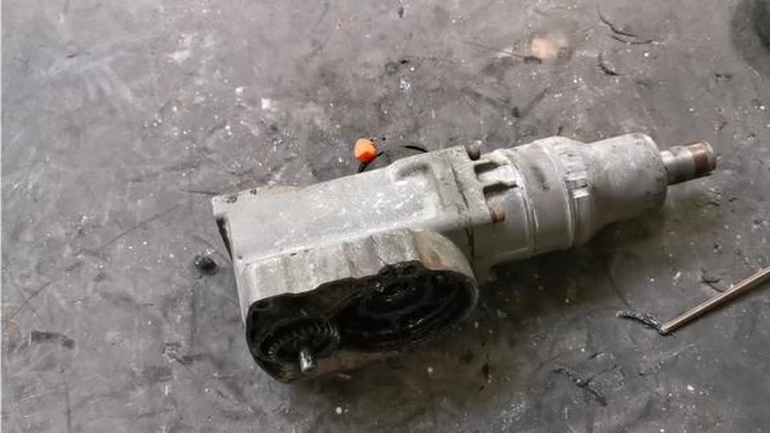 网友问国产26电锤曲轴怎么拆卸,老师傅告诉你