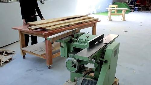 实木门卖价太高,大叔亲自为全家制作了一扇,这技术内行都佩服!