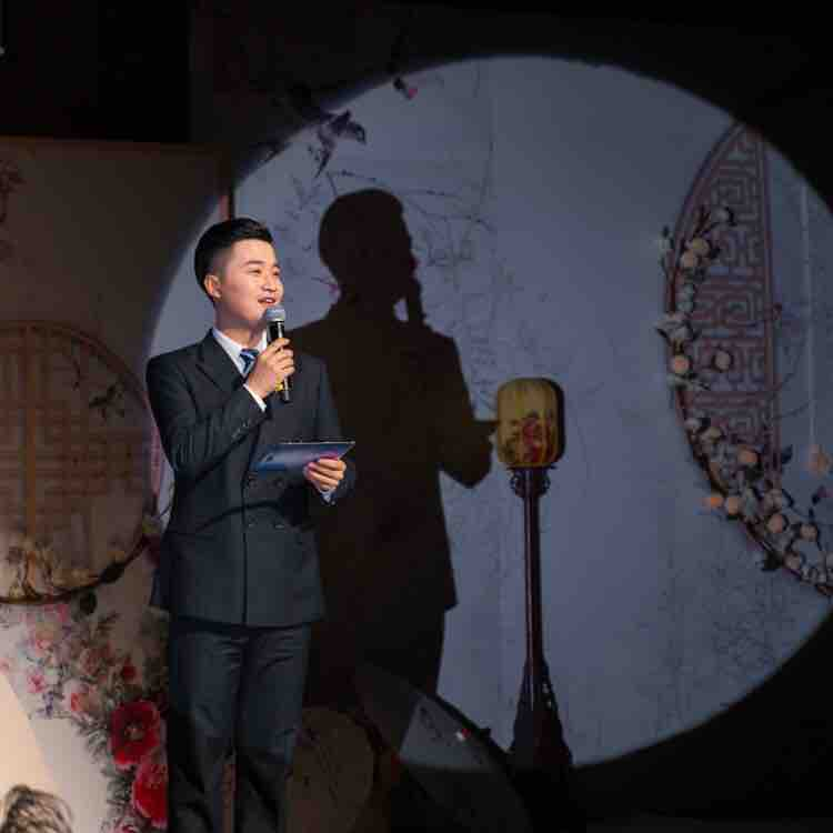 幸福之声主持人新宇 