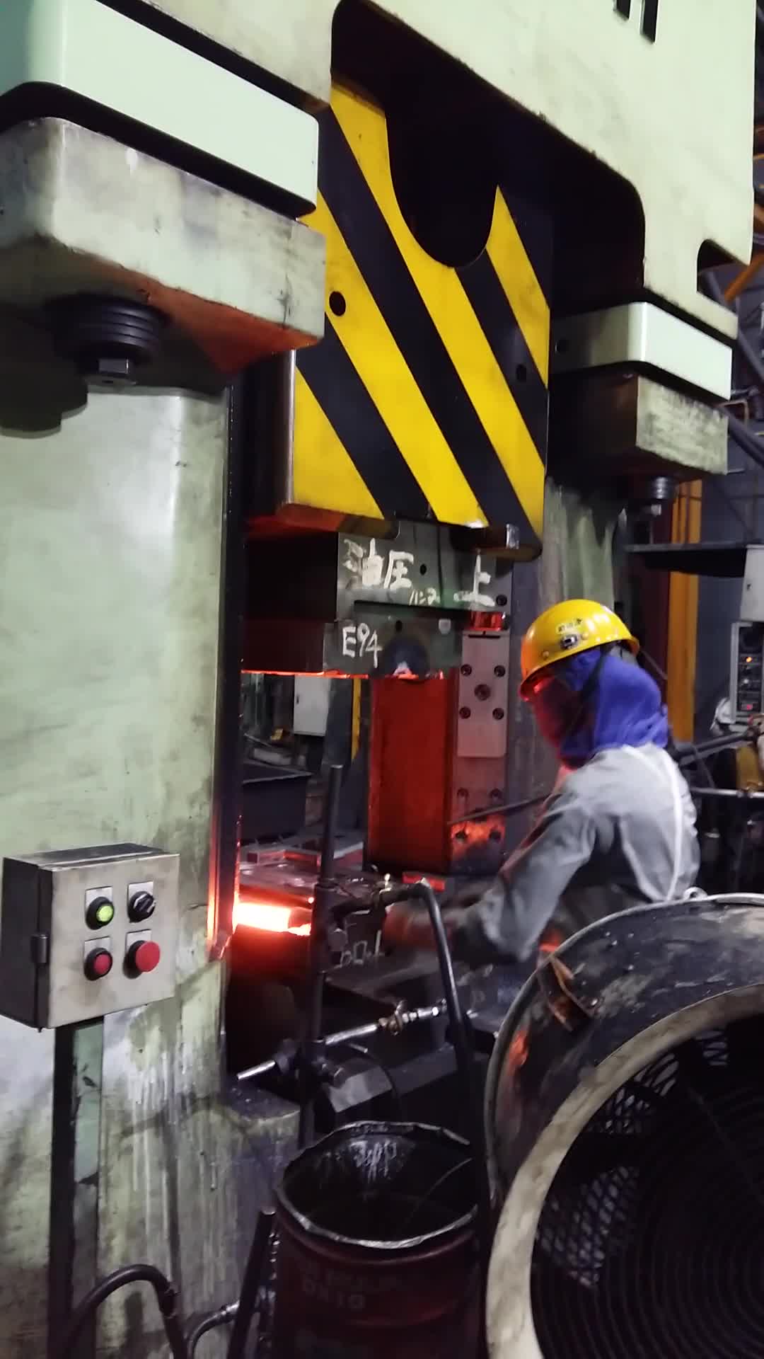 数控全液压模锻锤63KJ锤在日本锻造连杆