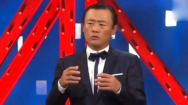 小学生登出整版广告,呼唤加班的爸爸参加家长会,感动全场!