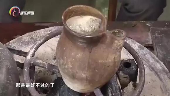 烤茶可以清除生茶的寒性,还具有清心明目利尿的作用