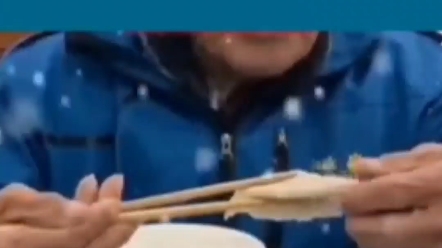 ...症状一定要早治疗 不要给老人晚年生活带来痛苦 #手抖特发性震颤