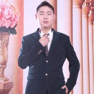 笨笨小杨哥 