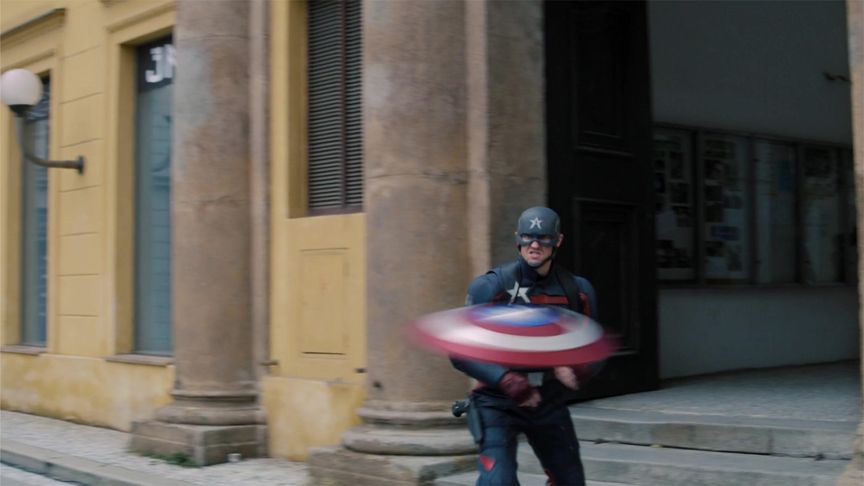 新美队盾牌怒杀旗帜粉碎者 @美剧爱好者