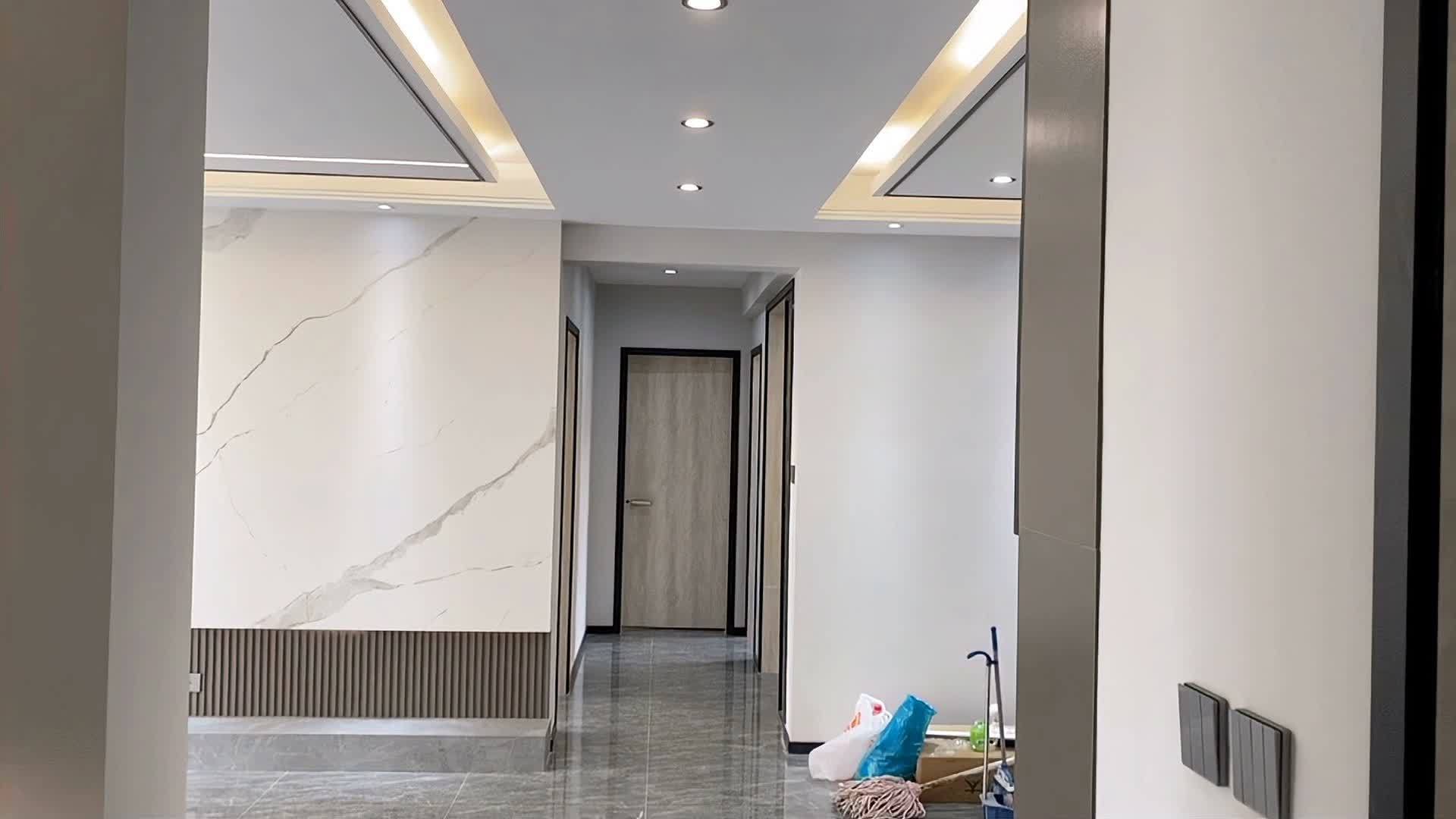 一镜到底欣赏高级灰装修实景,客餐厅吊顶真漂亮,比看效果图强