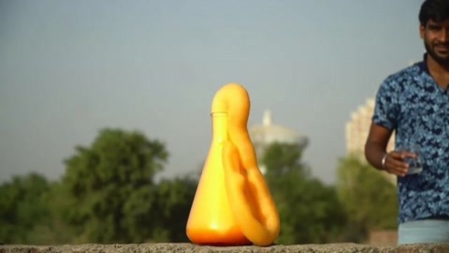 过氧化氢与特定的物质,能喷射出橙色的泡沫,这是什么原理