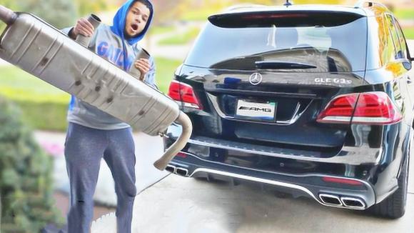 拆掉奔驰排气管消音器会怎样?油门一踩,才知道什么叫淋漓尽致!