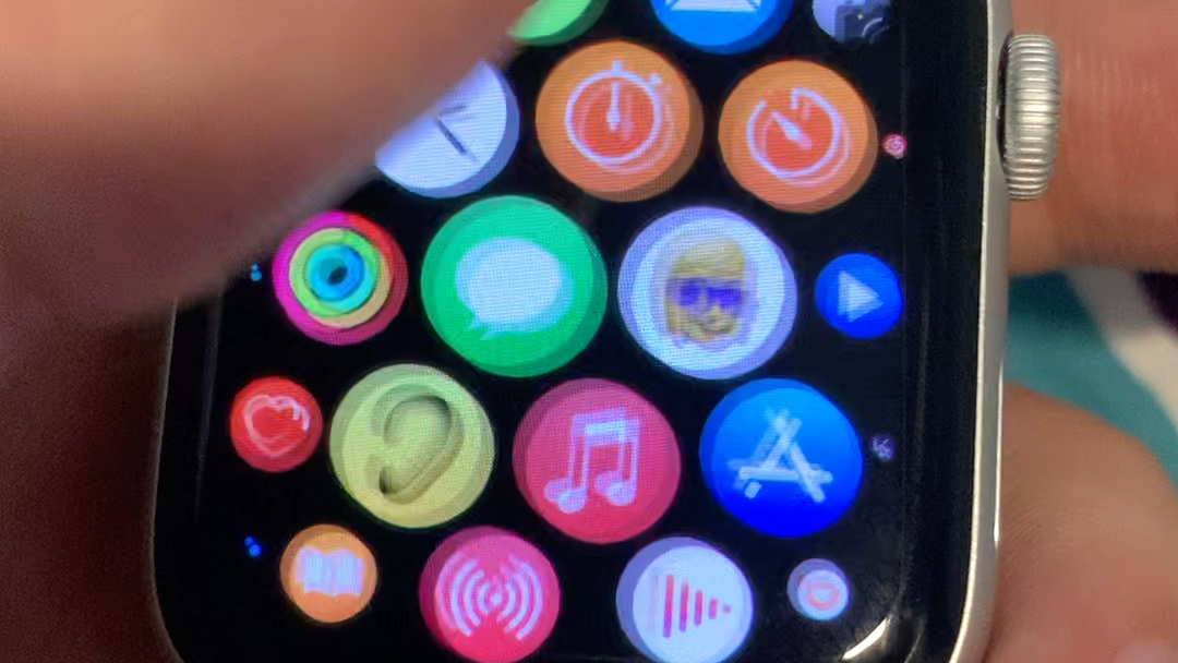 Apple watch se 滑动掉帧正常吗