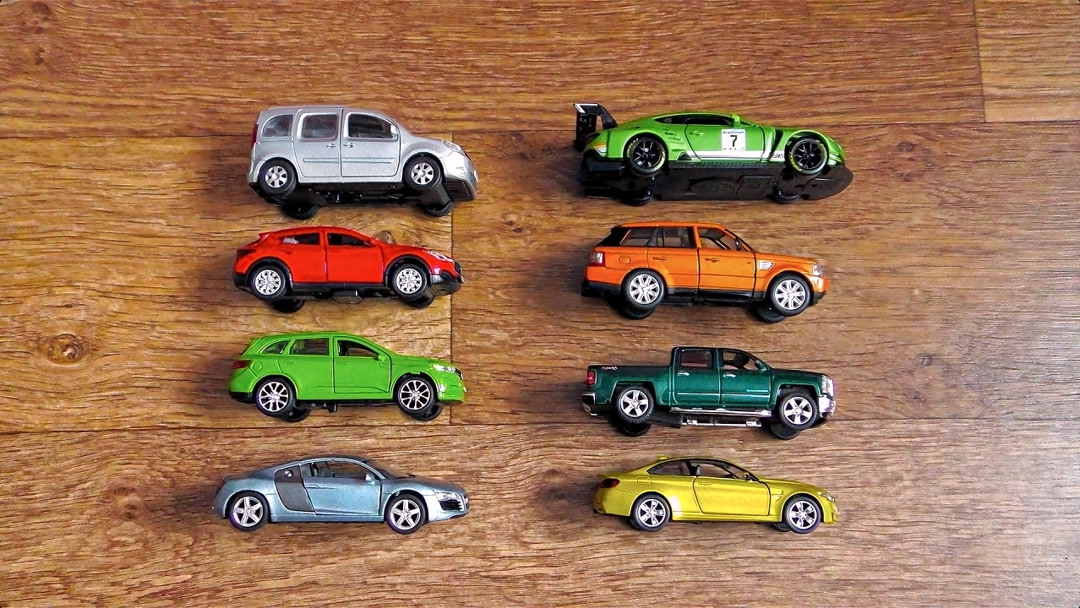 彩色跑车皮卡车模型玩具展示