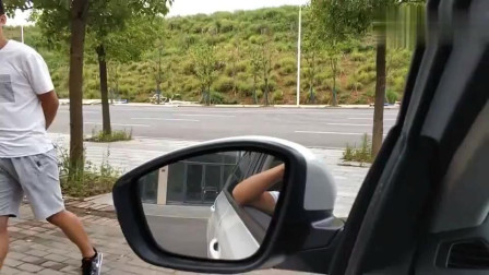 倒车时,如何判断车尾距离?老司机亲自演示