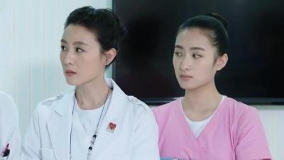 实习医生刚来医院就救人,主治医生给出最高评价:合格的医生