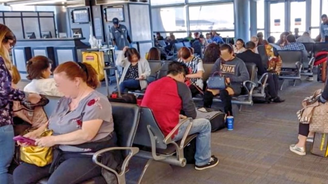 灾难肆虐,情况没有好转反倒恶化,为何西方人还不戴口罩呢?