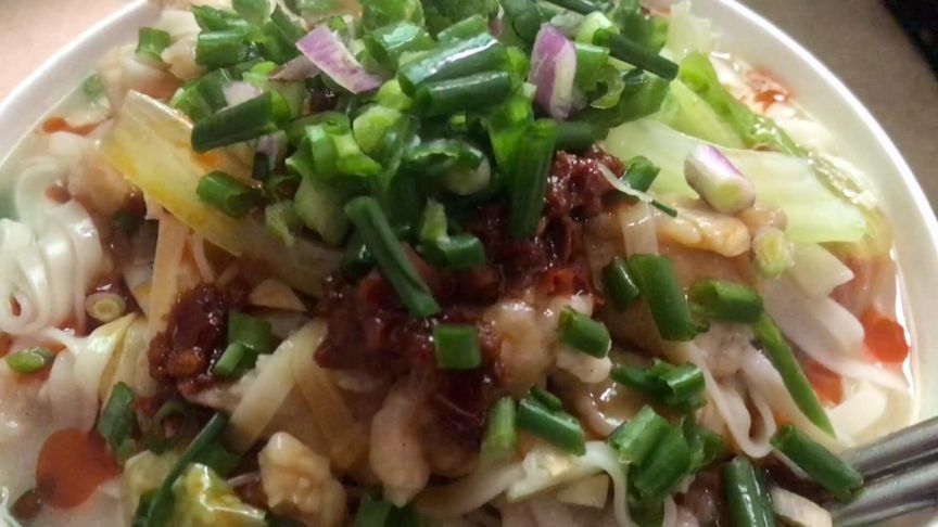 肉片煮面的简单做法,清淡美味,自己动手美味即成