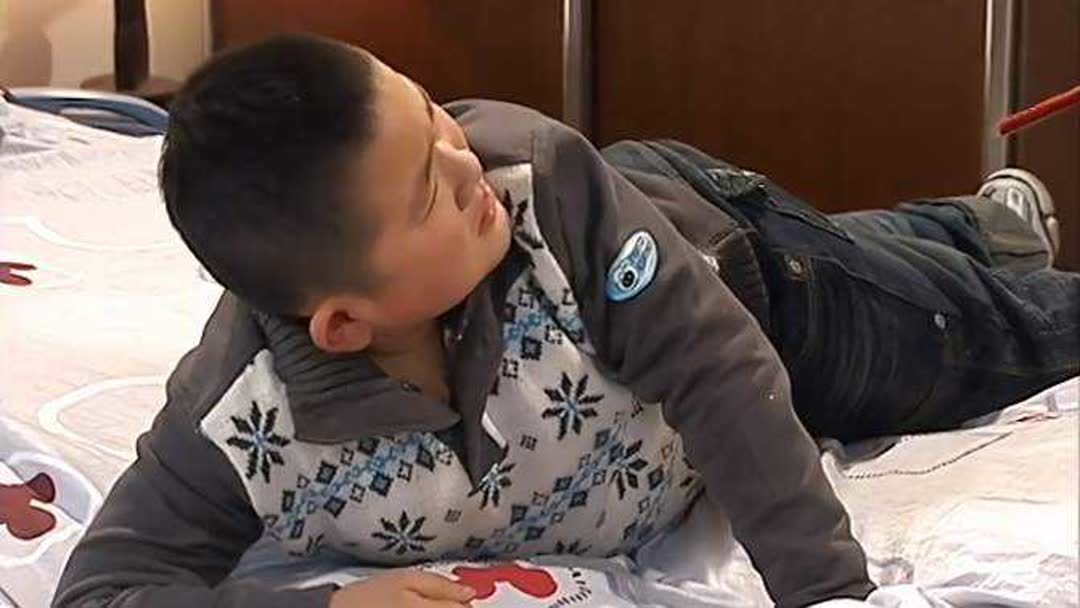 鸡毛蒜皮:孩子在学校打架,不料被老妈得知,直接暴打孩子