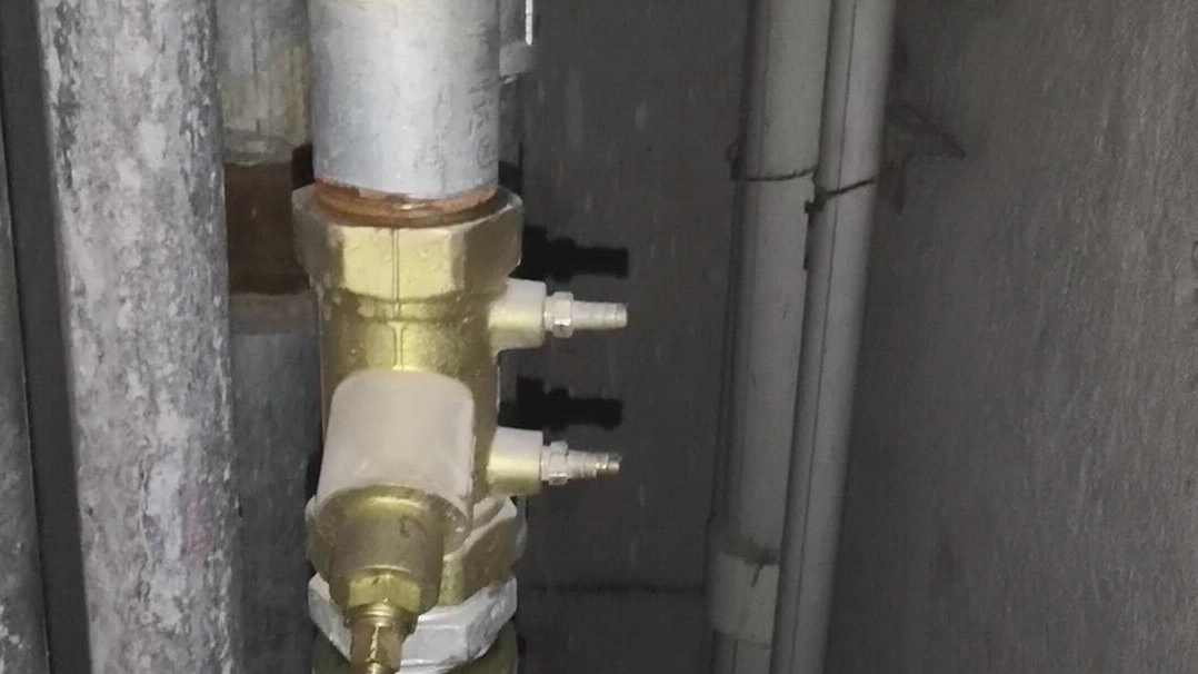 暖气主管道排气