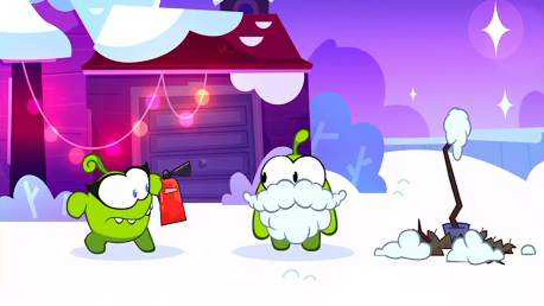 奥姆动画:奈尔不小心点着了圣诞树,奥姆用灭火器喷了他一脸