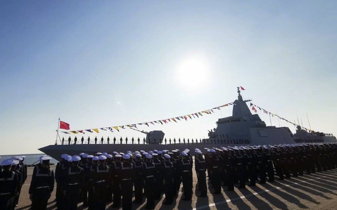 比想象的还大两千吨?055万吨舰到底有多大,美:超过最初的预期