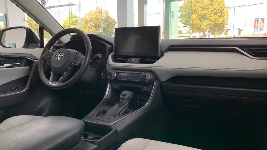 【GO车扫一扫】全系标配7个安全气囊 丰田威兰达内饰解读