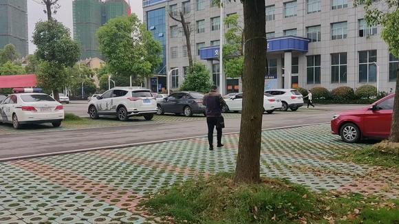 怀化电动车上牌 12月份开始查 上牌照需要哪些手续.需要花钱吗?