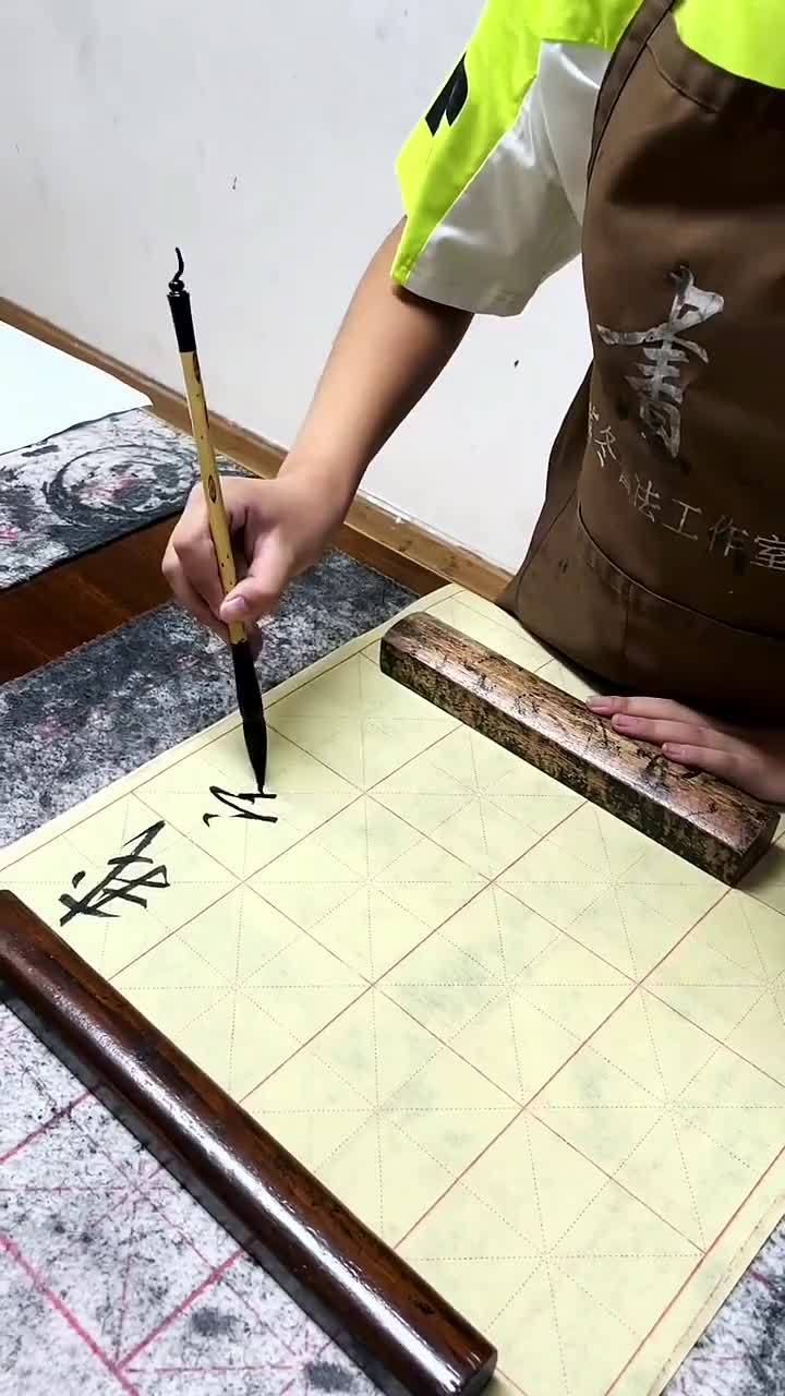 初中二年级学生坚持练书法第六年