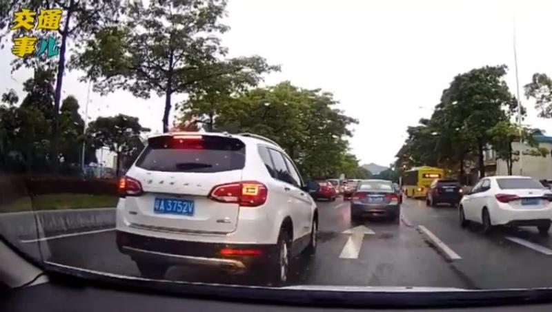 【一周交通事故警示 】道路万千条,安全第一条。从已发生的事故里...